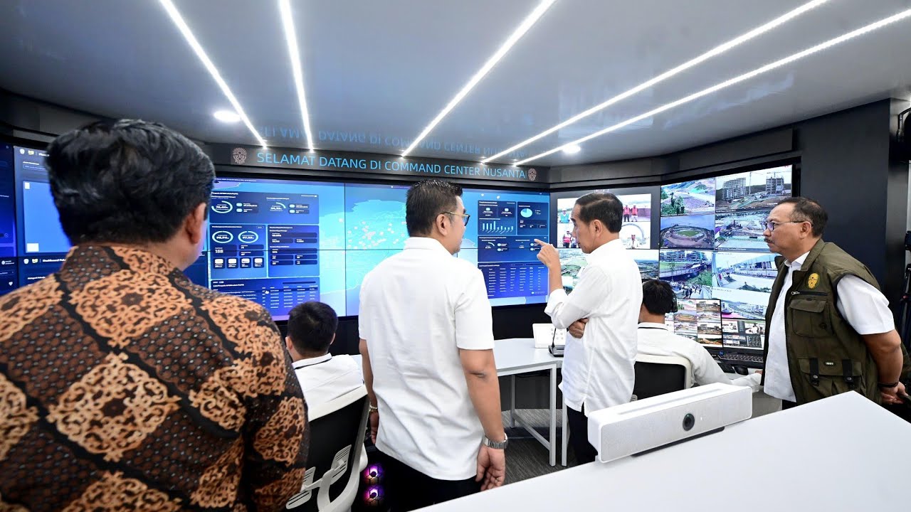 Presiden Jokowi Tinjau Command Center IKN dan Studio TVRI, IKN, 1 Maret ...