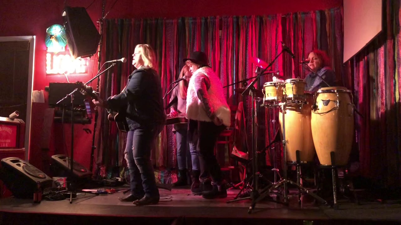 Cheley Tackett “Play the One I Like” in Nashville - YouTube