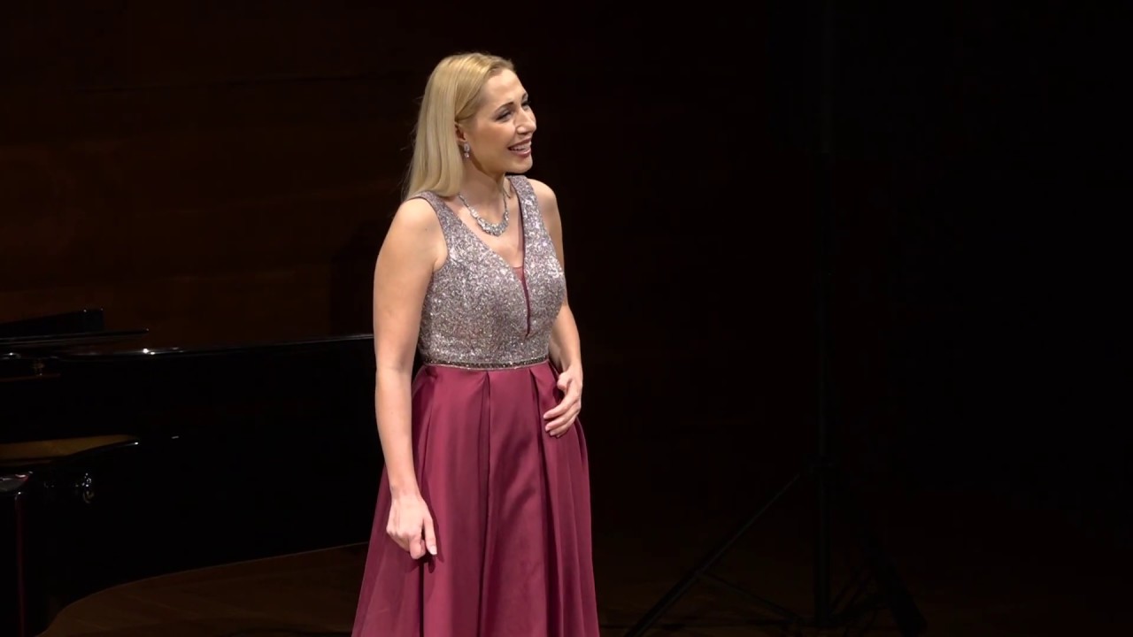 Ana Sinicki - O sole mio (E. di Capua) - Macedonian Philharmonic - YouTube