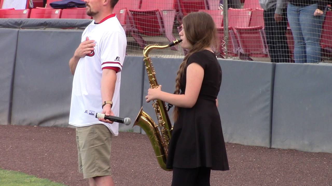 Ariel performing National Anthem at the Mavericks game - YouTube