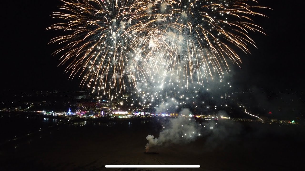 Southend On Sea - FREE Fireworks Every Saturday Nights - YouTube