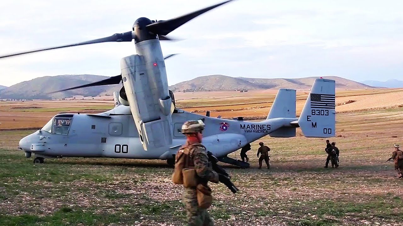 U.S. Marines Rescue French Downed Pilot During Military Exercise - YouTube