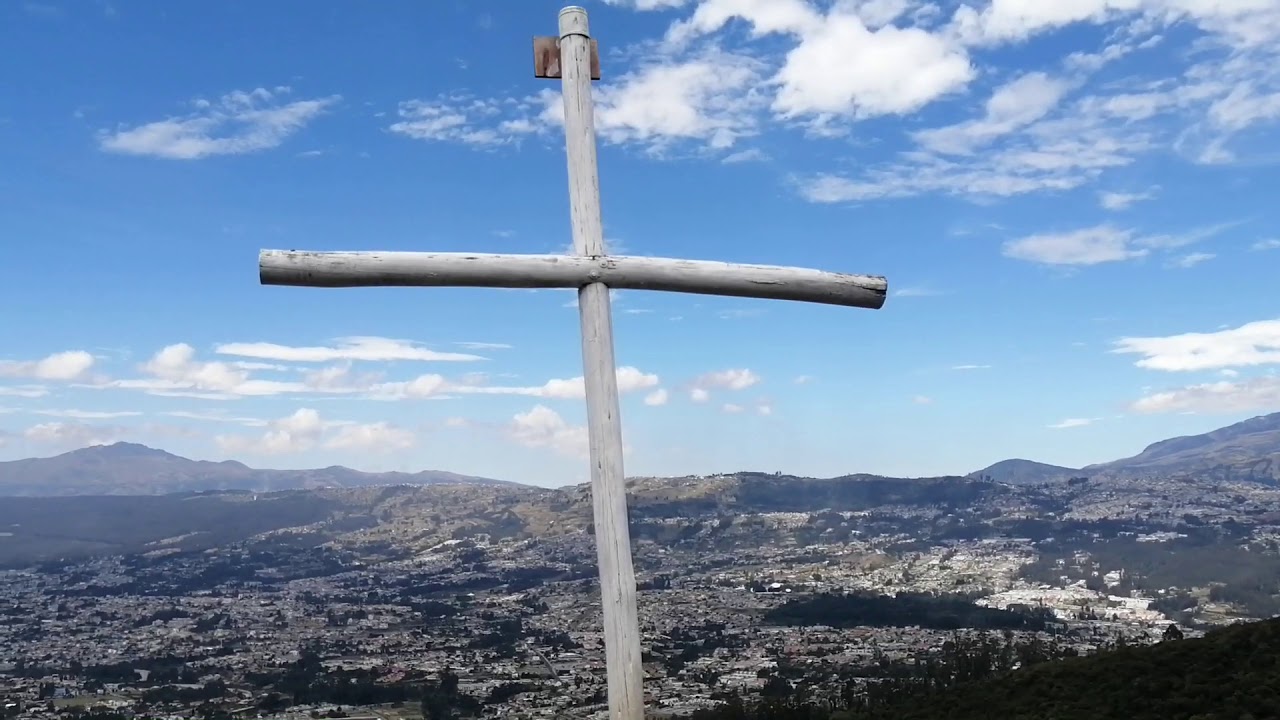 VOLCAN ILALO - SENDERO HACIA LA CRUZ DEL ILALO - YouTube