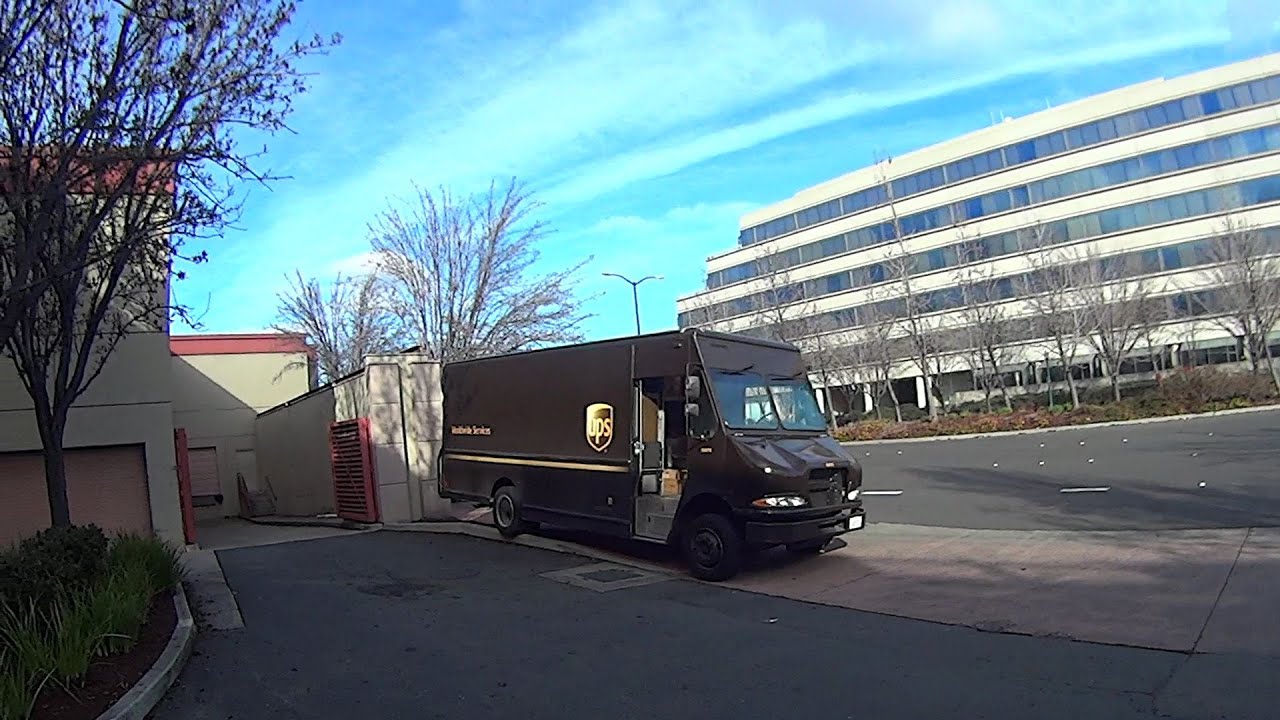 UPS Truck Parks on the Sidewalk Rather than using a Loading Dock - YouTube