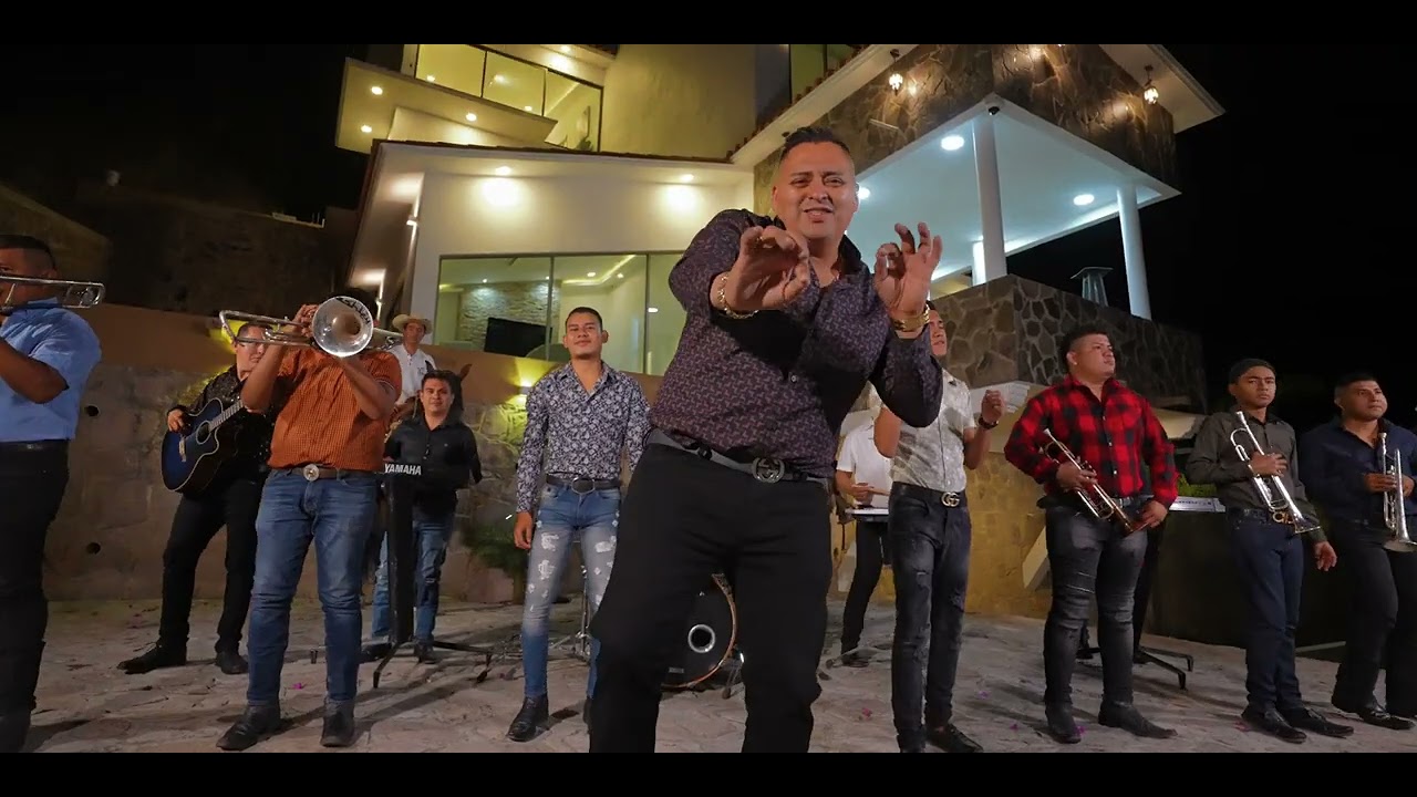 Sin Derecho de Admisión - Emmanuel León y sus Elegantes - YouTube