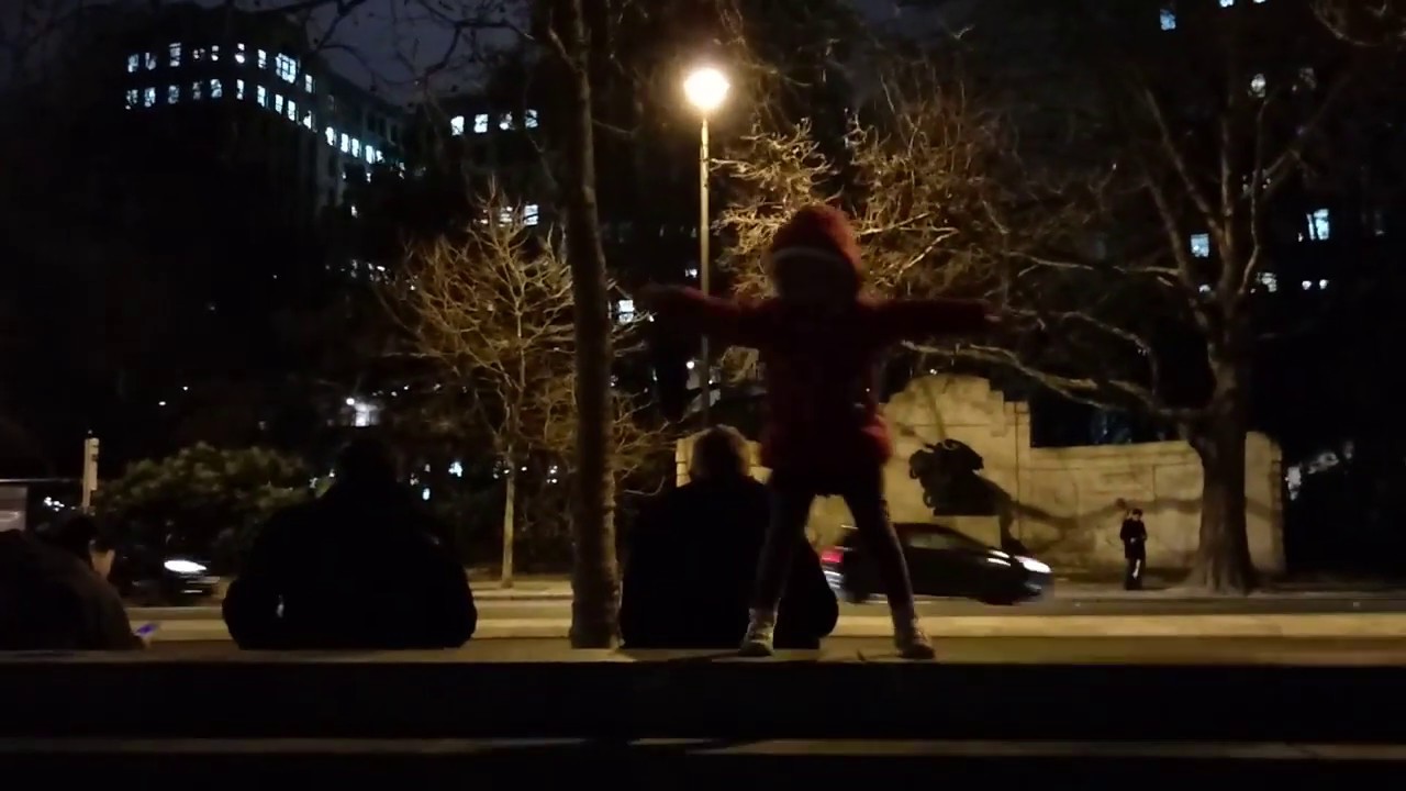 Vanessa dancing at the night in London Ванесса в ночи танцует в Лондоне ...