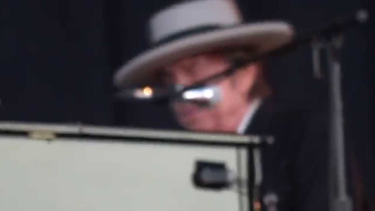 Bob Dylan - Cry A While - Pori Jazz 2014, Finland - YouTube