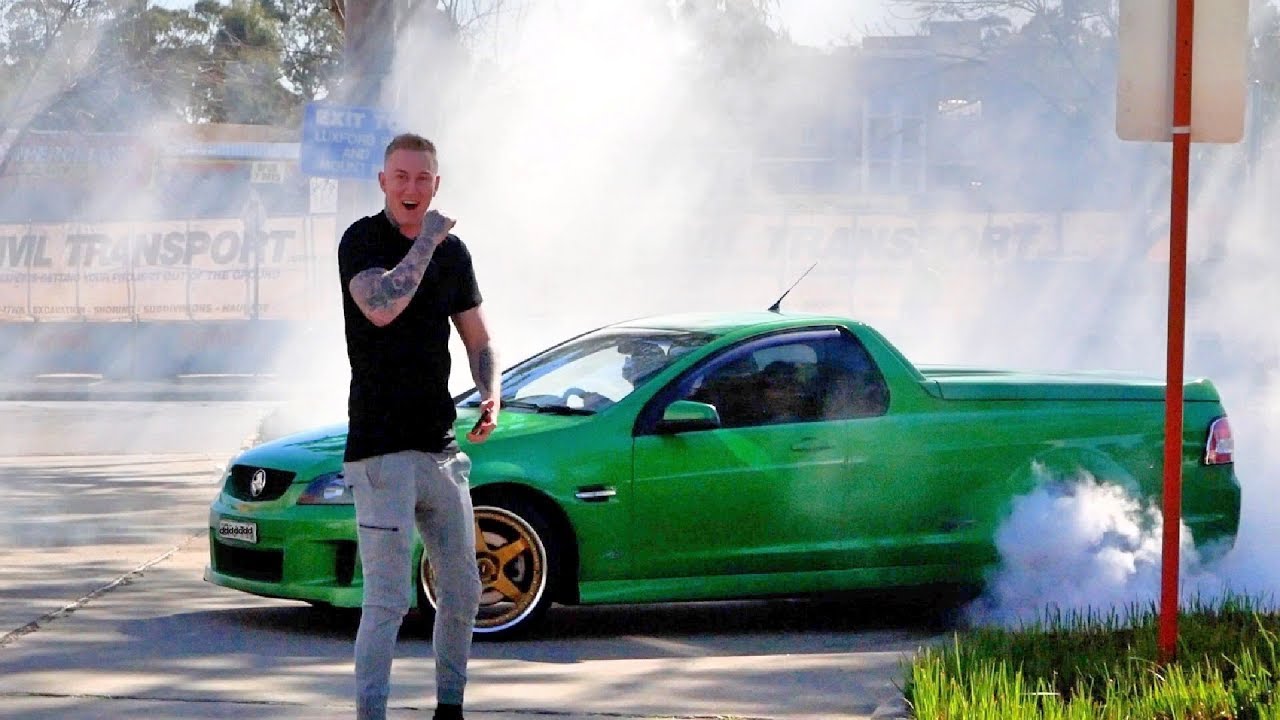 ARRESTED BY THE POLICE FOR THIS BURNOUT - YouTube