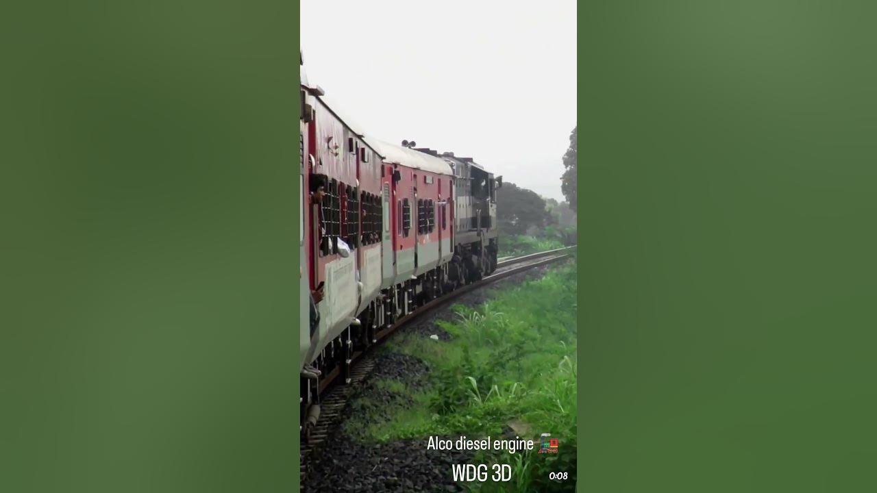 12486 Nanded shreeganaganagar superfast express train WDG 3d alco diesel engine smok and sound ...