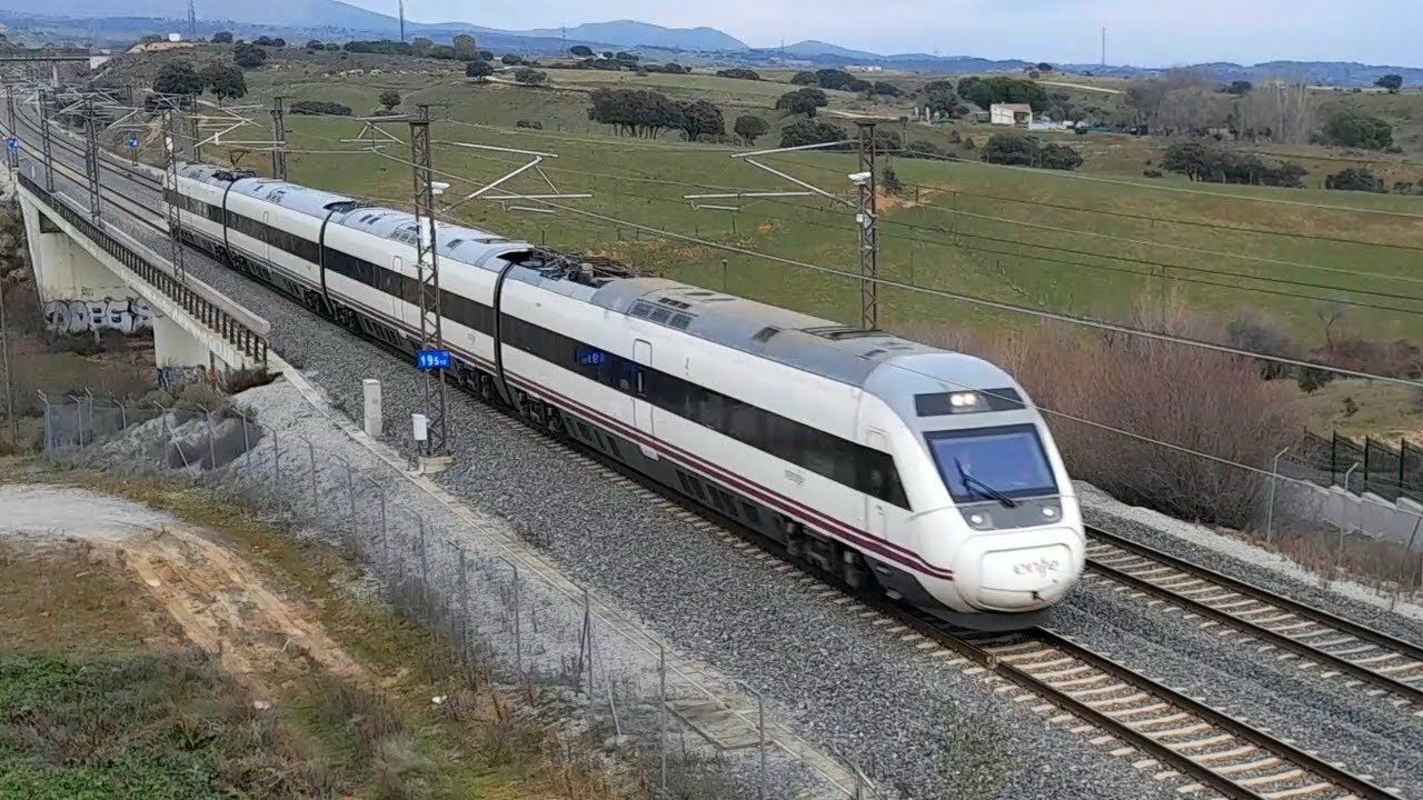 Alvia Renfe S 121. Tres Cantos (Madrid). Enero 24. #renfe - YouTube