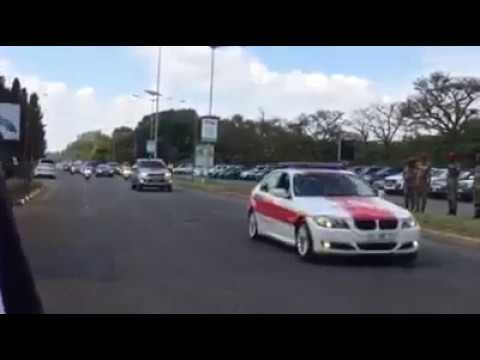 Zimbabwe President Emmerson Mnangagwa Long Motorcade arriving - YouTube