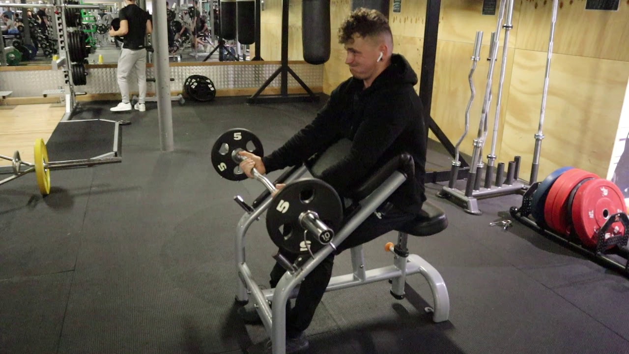 Exercise tutorial - Ez bar preacher curls - YouTube
