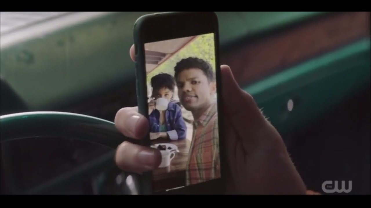 Nancy Drew — 4x02: Nick on a date with Jade and Ace interrupts. - YouTube