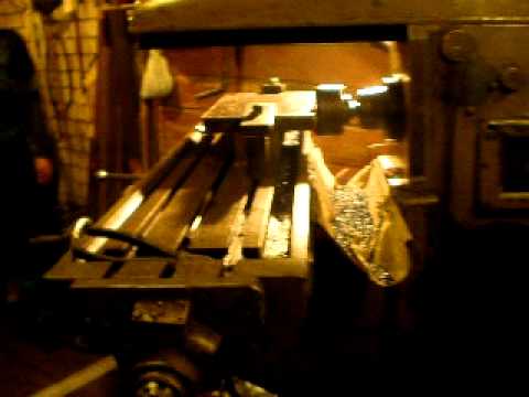 Antique Milling machine machining steel - YouTube