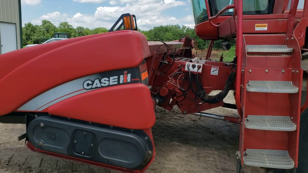 Case IH 2206 6R36 Cornhead - YouTube