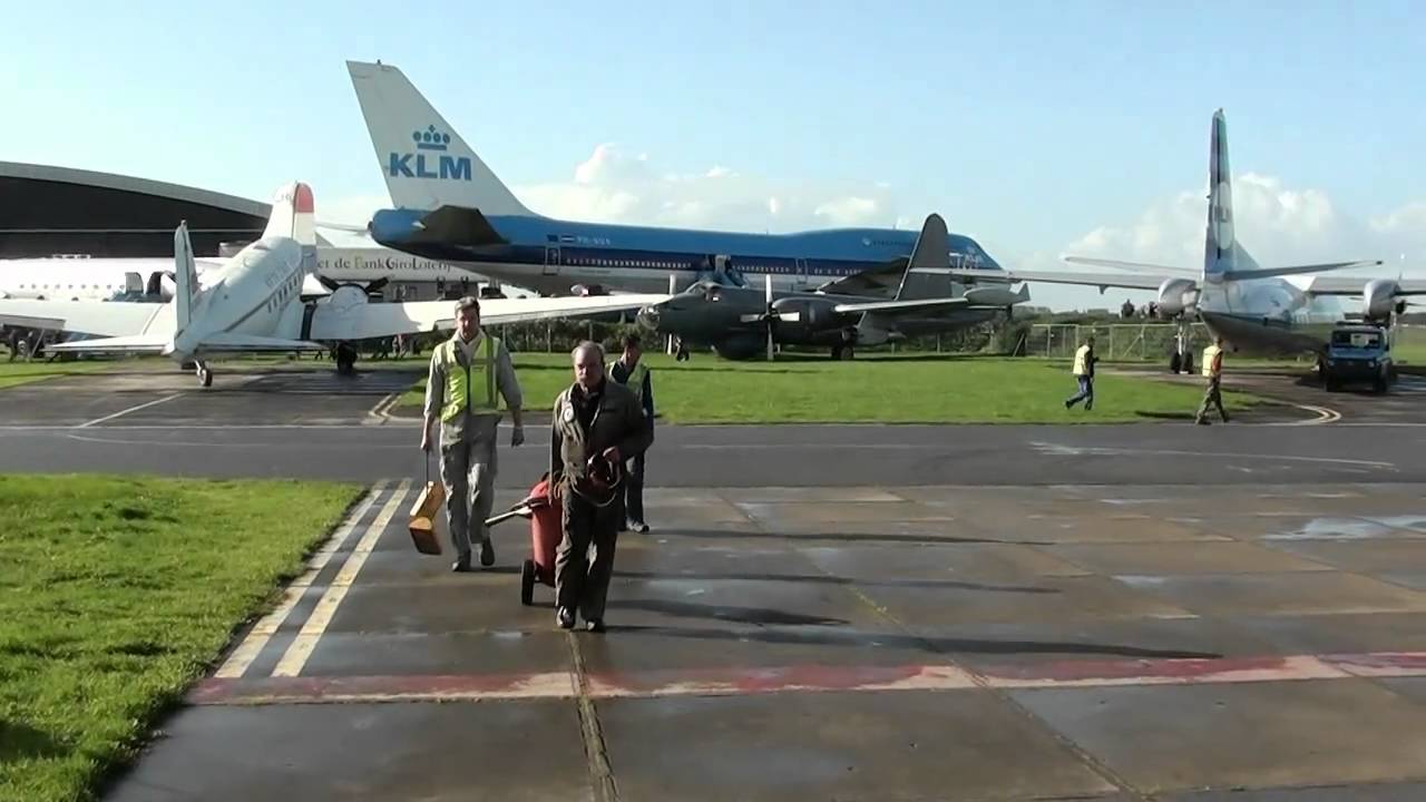 DC2 "Uiver" owned by Aviodome Holland takes to the sky after major ...