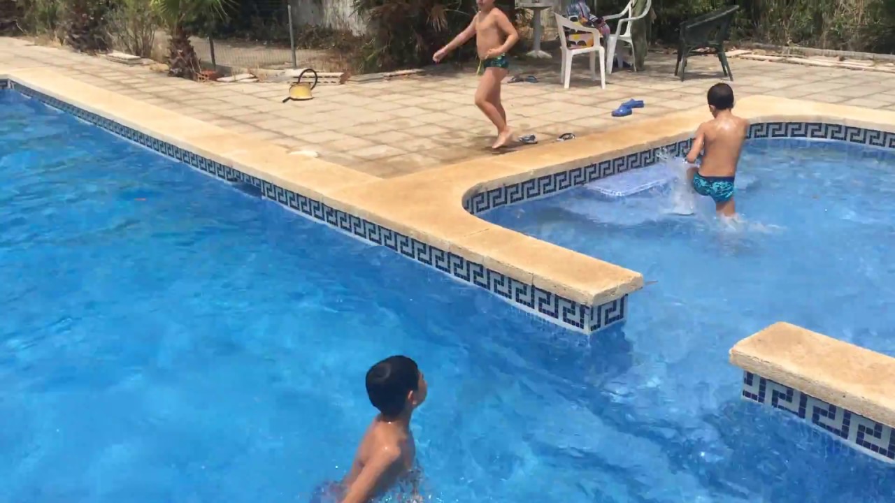 Infinite loop children jumping into a Deep Swimming Pool | AUDIOVISOR ...