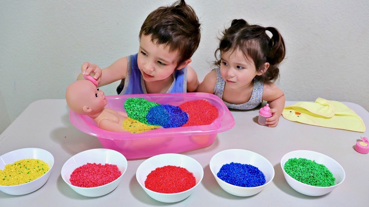 Baby and Colour Bath, Toddlers Learn Colors with Finger Family Colours ...