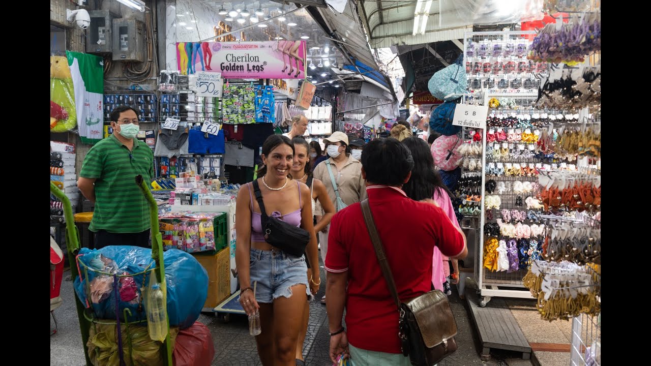[4K] Bangkok shopping destination at Sampeng Lane Market - YouTube