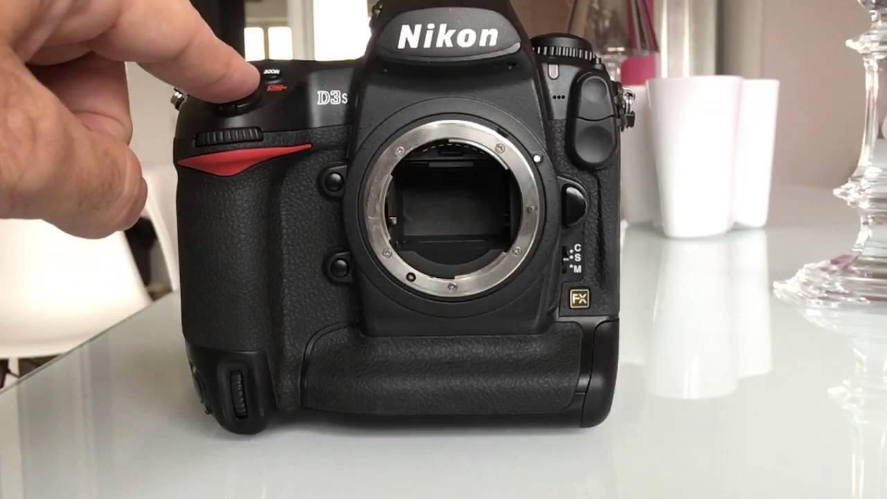 Nikon D3s shutter speed in slow motion (240 fps) - YouTube