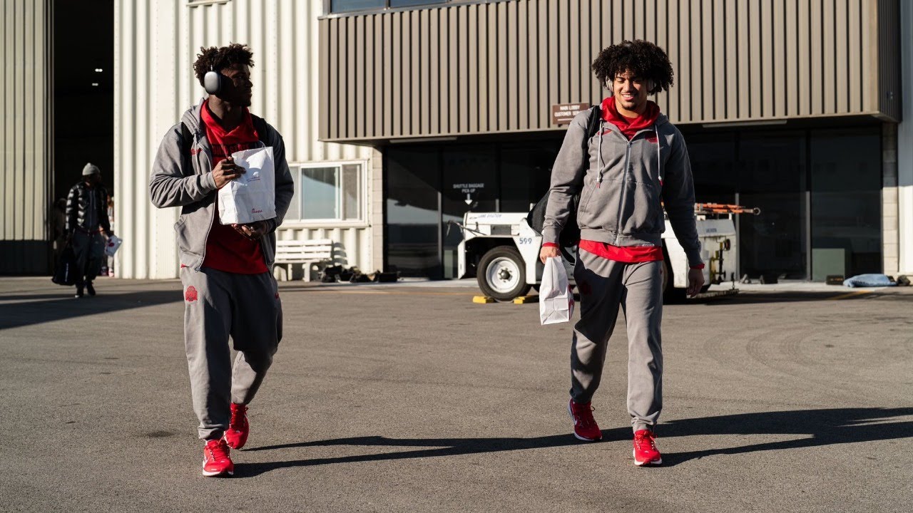 Ohio State Football LIVE: Team Arrival In State College - YouTube