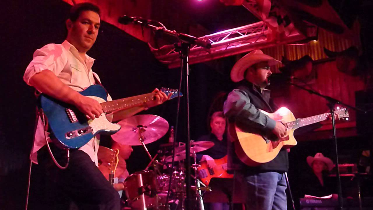 Daryle Singletary - I Let Her Lie - YouTube