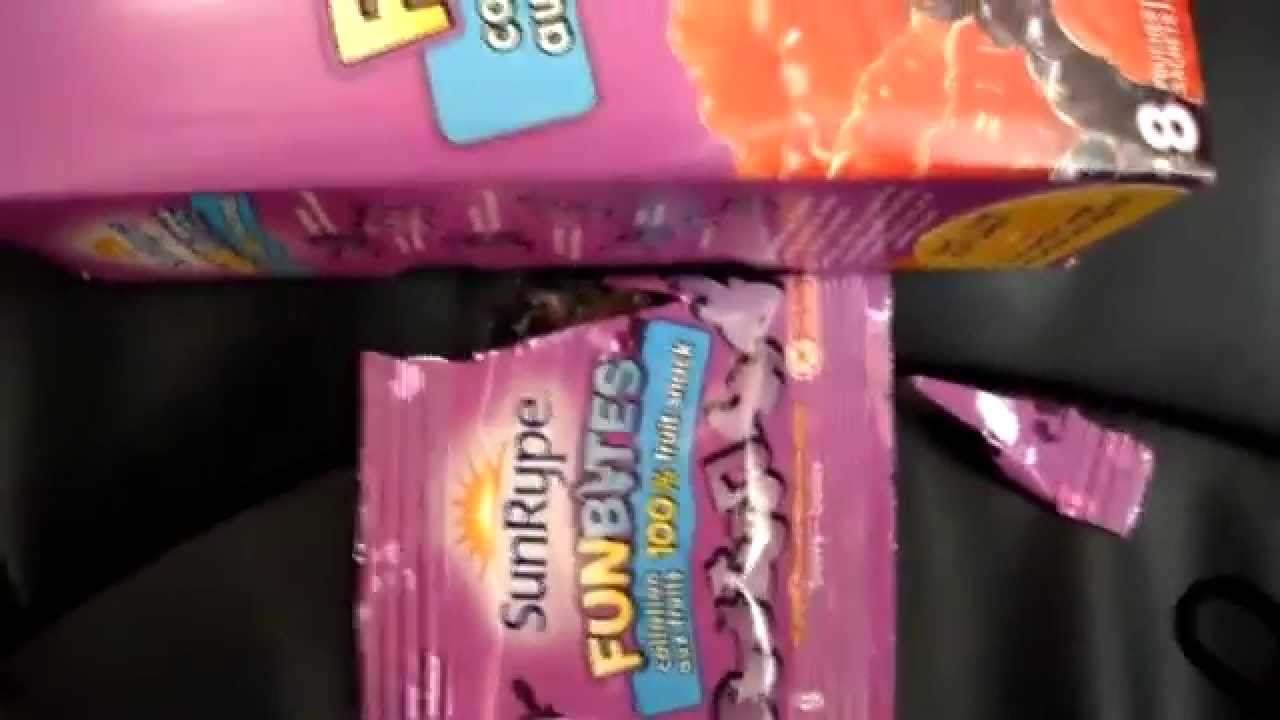 Review SunRype Fun Bites Berry Gluten Free Fruit Snacks - YouTube