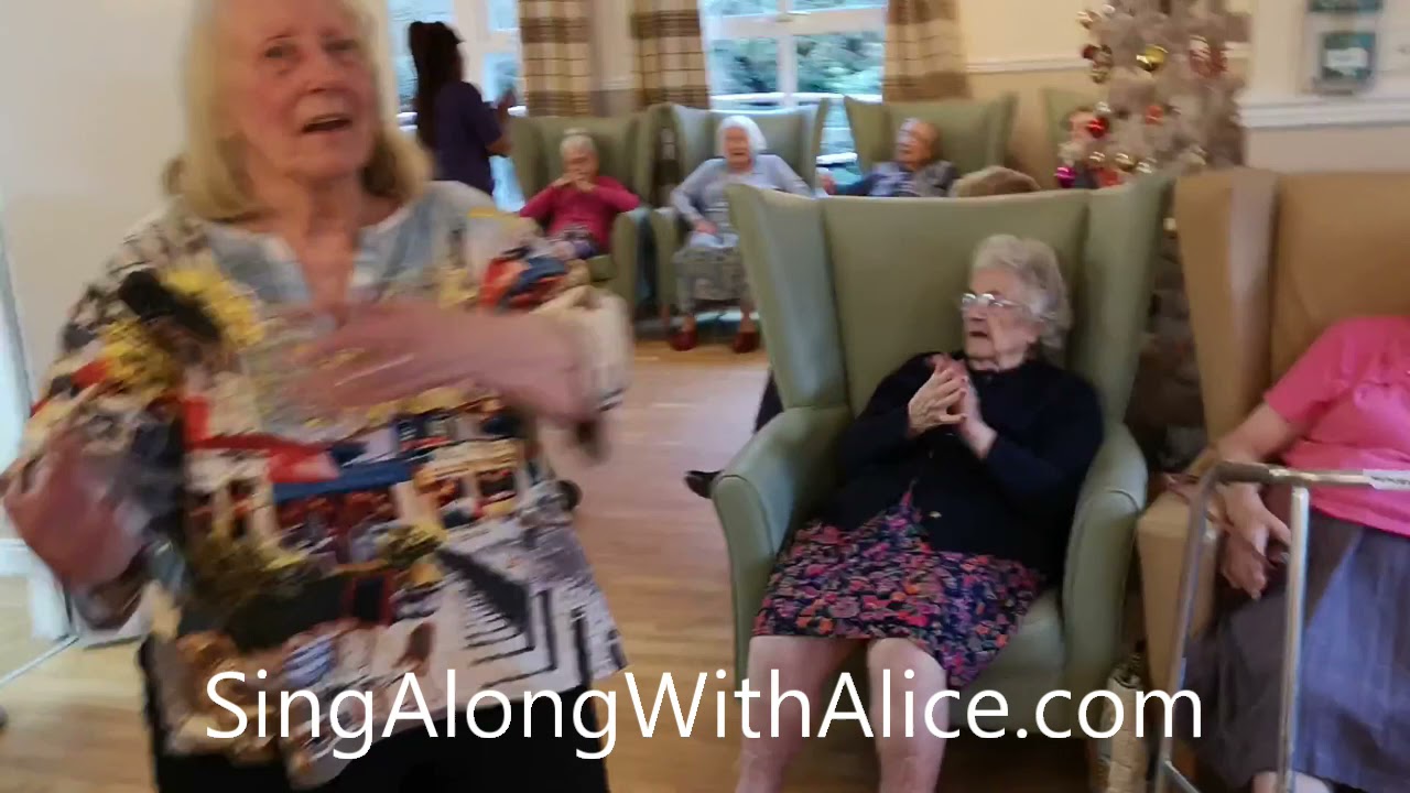 Care Home Entertainer - www.singalongwithalice.com - YouTube