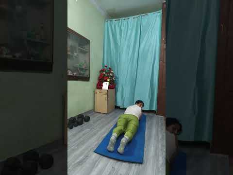 Desi aunty cleaning room #india #funny #pakistan #bangladesh #desiviilagelifetstyle #housewifelife