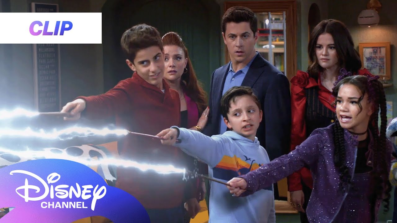 Wizards Beyond Waverly Place | The Russos Work Together! 🪄 ...