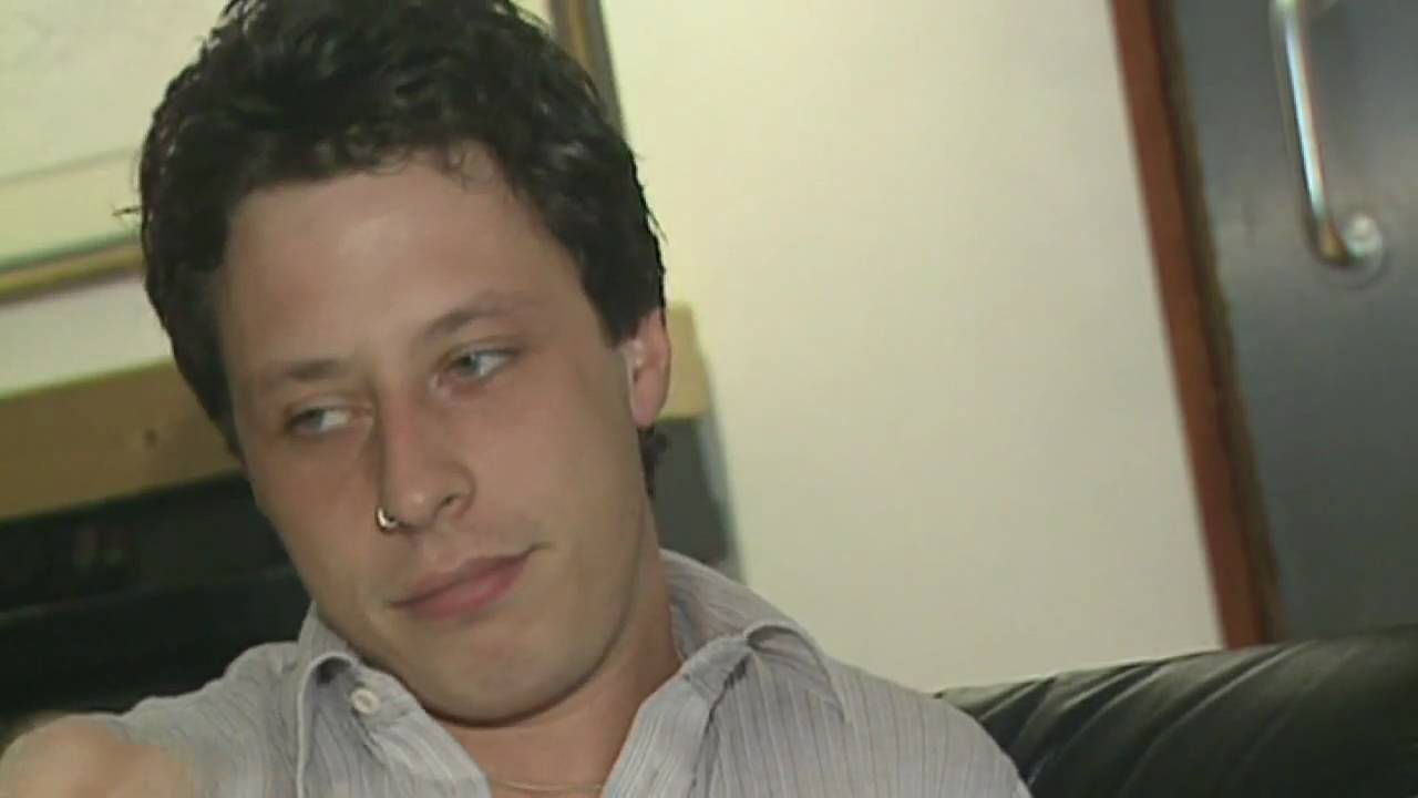 Thousands of fans pay tribute to Stuart Cable - YouTube