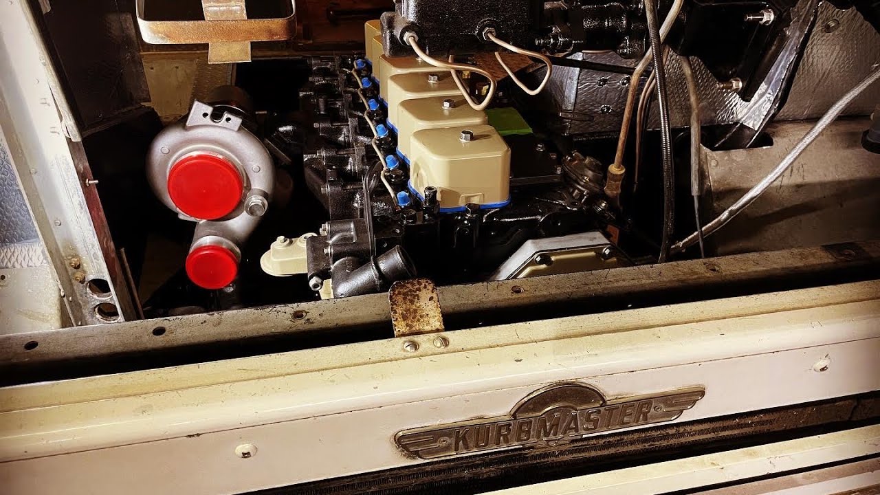 engine in the grumman - YouTube