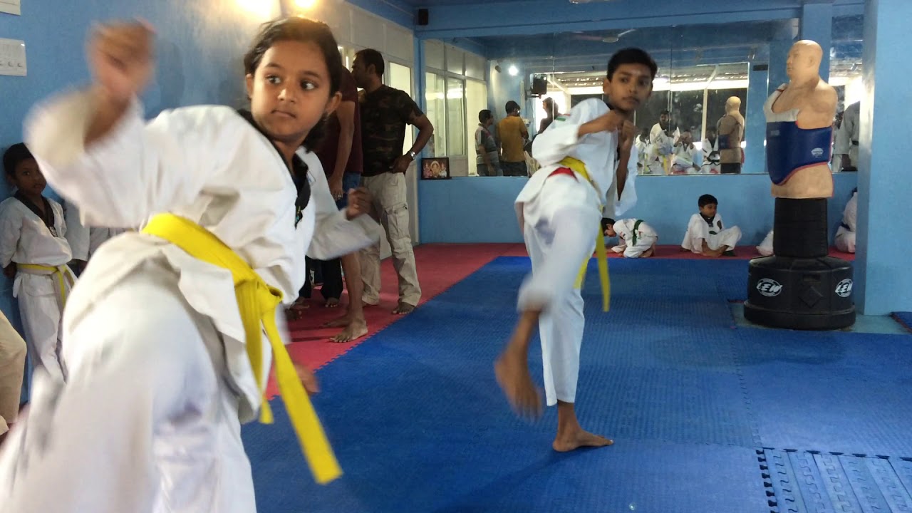 Front Knife edge kick - YouTube