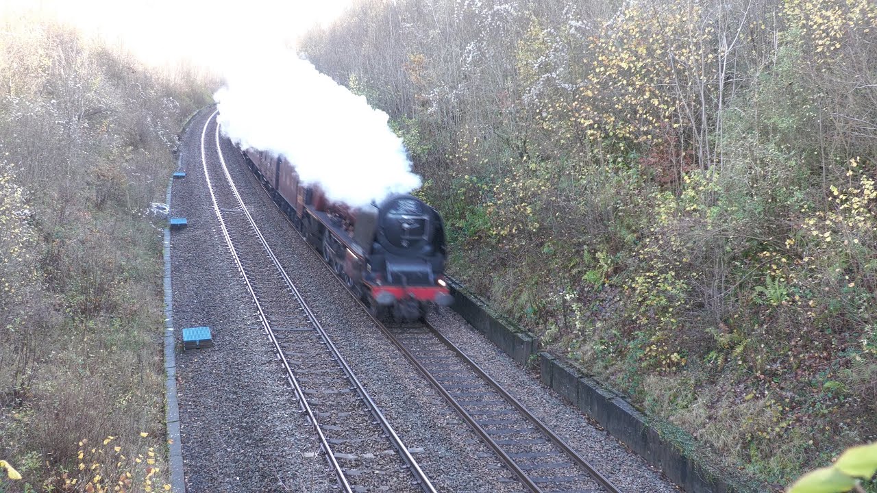 6233 Duchess of Sutherland climbing through Hailey Wood. - YouTube