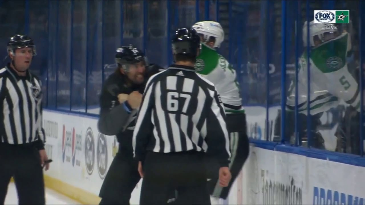 Jamie Oleksiak and Pat Maroon fight - YouTube