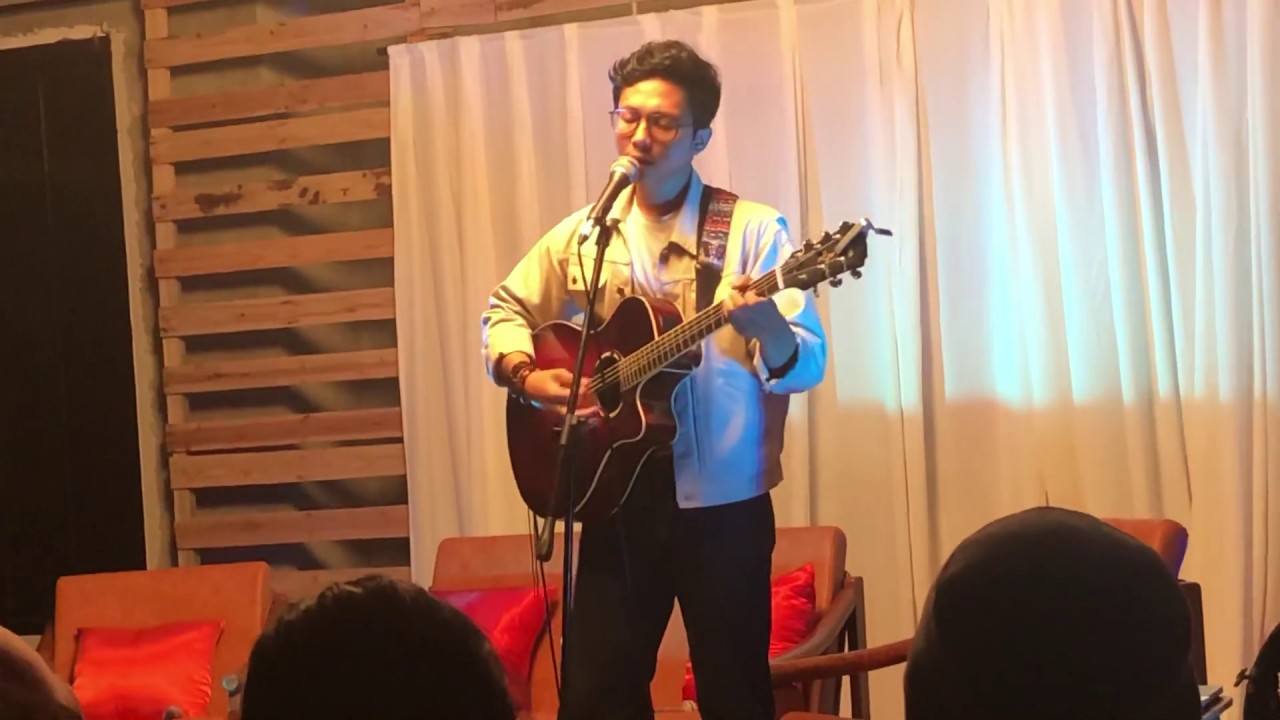 Aldrian Risjad - Help You Out (Live at Potsjam 30/05/2019) - YouTube