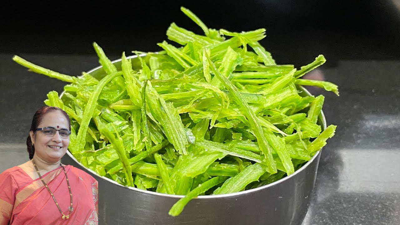 दोडक्याच्या/ शिराळ्याच्या शिरांची कुरकुरीत खमंग चटणी😋, Ridge Gourd ...