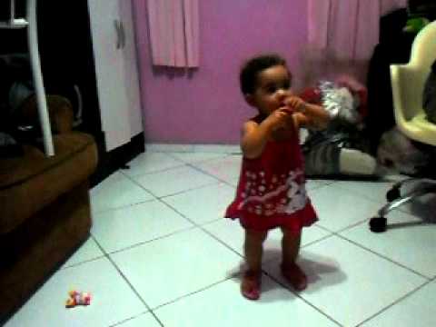 bebê dançando funk    Geovana