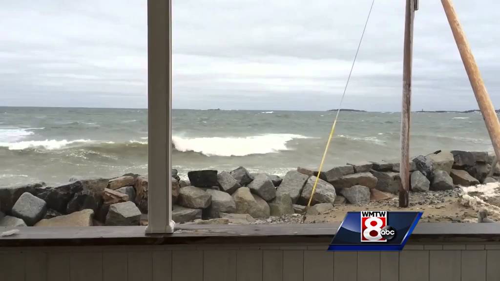 Big waves at Camp Ellis - YouTube