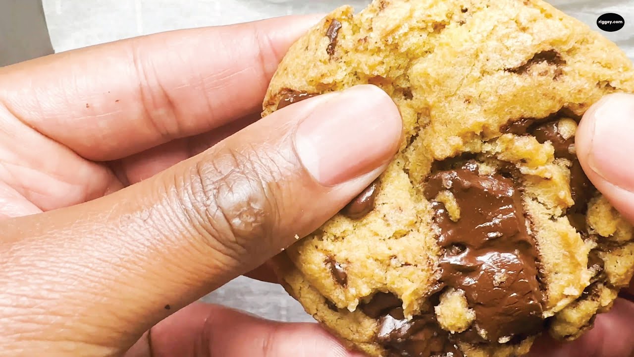 ASMR (No Talking) Chocolate Chip Cookie Making - YouTube