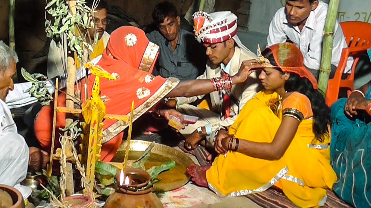 Indian Village Bagheli Shadi Tarunendra Weds Binnu Ki Marriage Oli ...