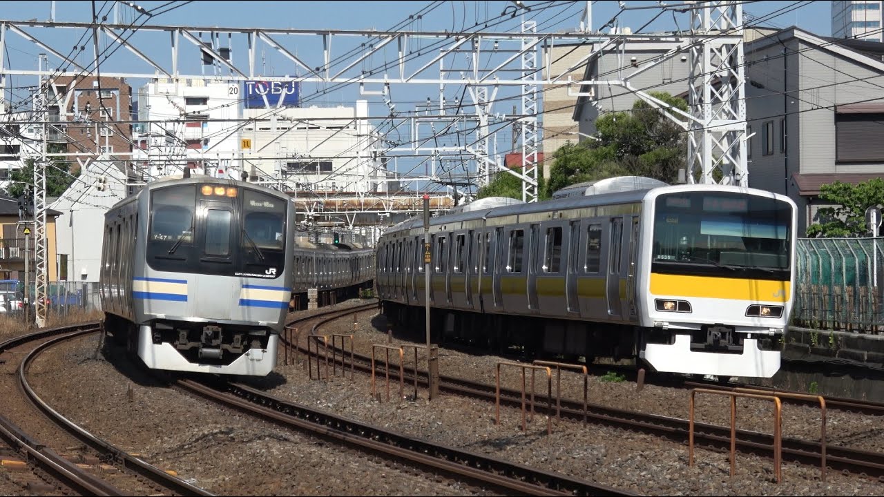 【並走】ピッタリ並んで海神カーブに進入するE217系＆E231系500番台 - YouTube