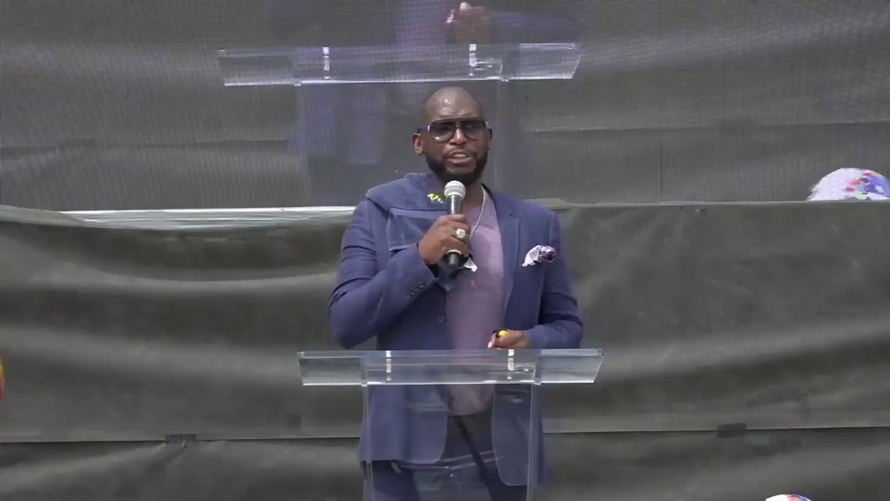 Pastor Maxwell's 9th Anniversary - YouTube