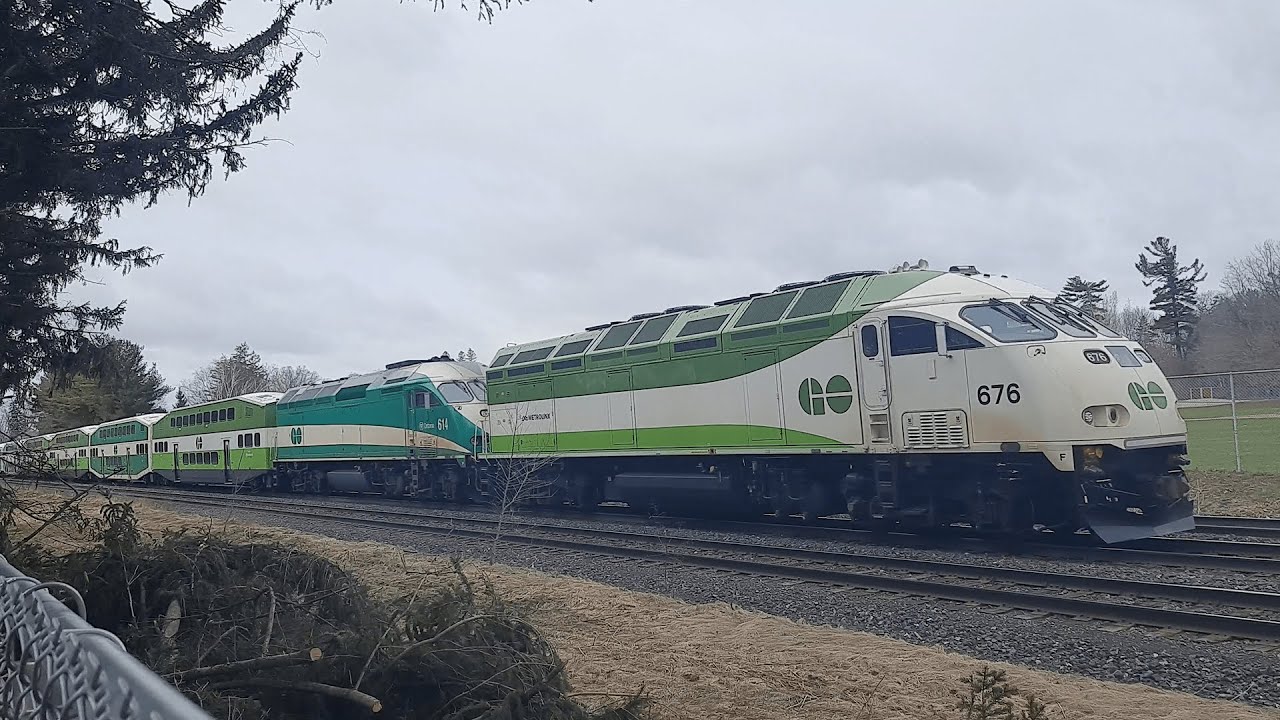 Doubleheader GO Train MP54AC 676 & MP40 614 at Birchwood Park - April ...