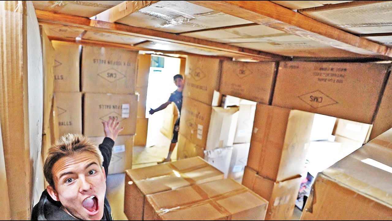 BIGGEST BOX FORT (MINECRAFT IN REAL LIFE) - YouTube