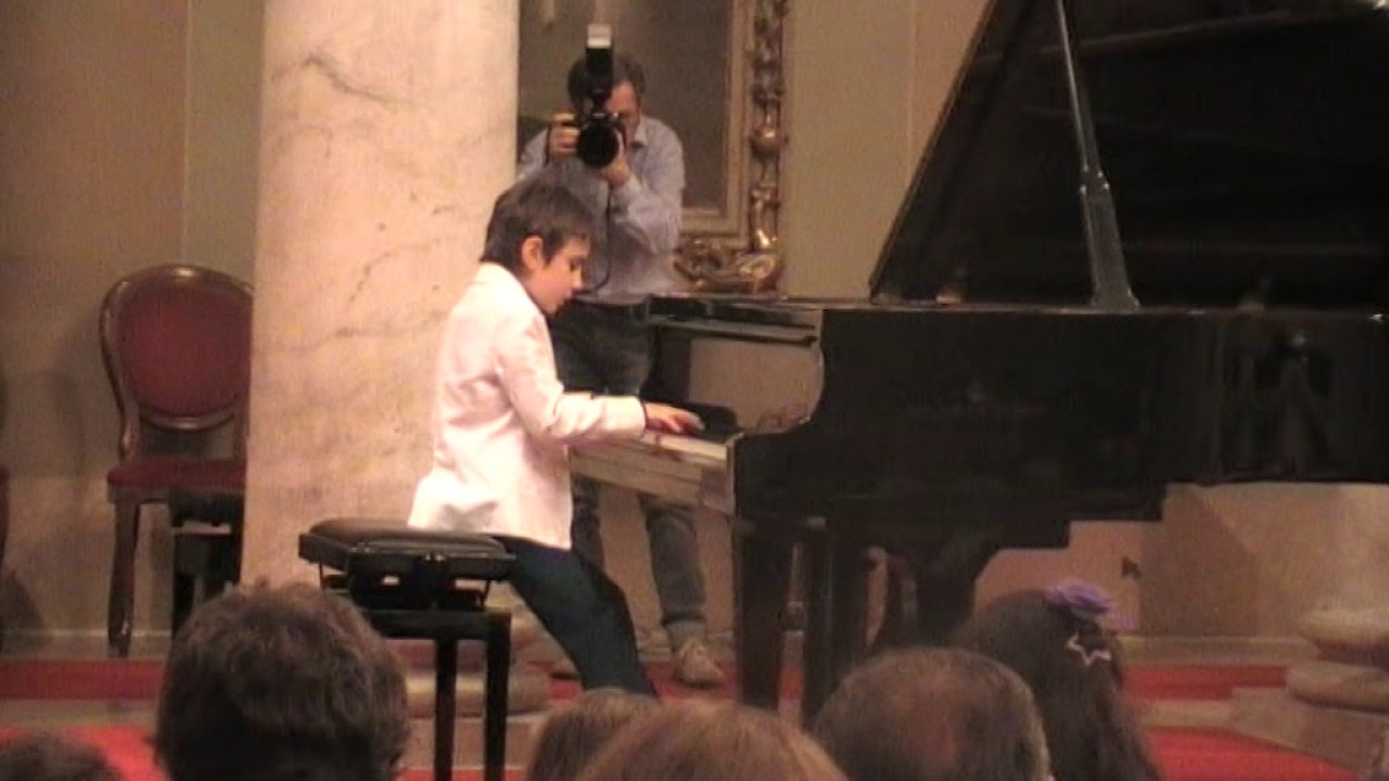 Adam Failla plays at Alighieri theater. - YouTube