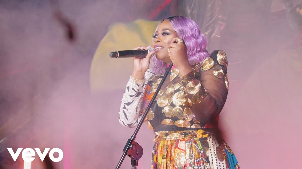 Nadia Batson - Legend (Live) - YouTube
