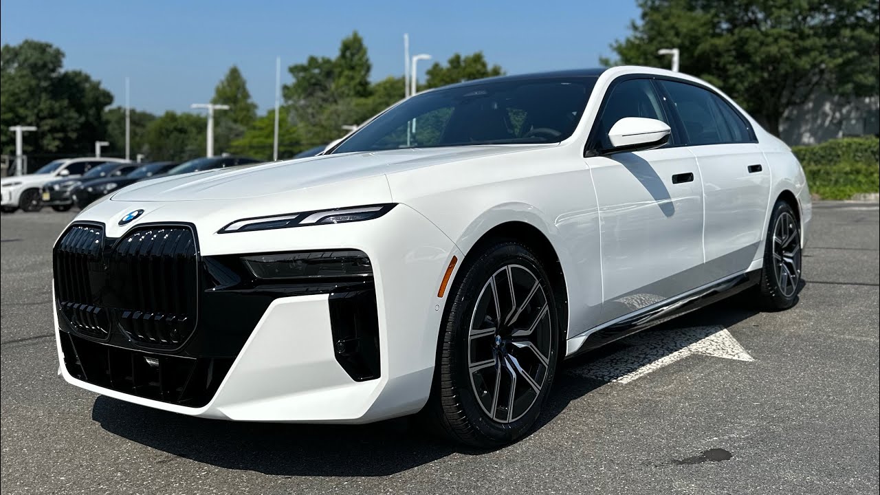 2024 BMW 740i xDrive Alpine White Amarone Extended Merino Leather M ...