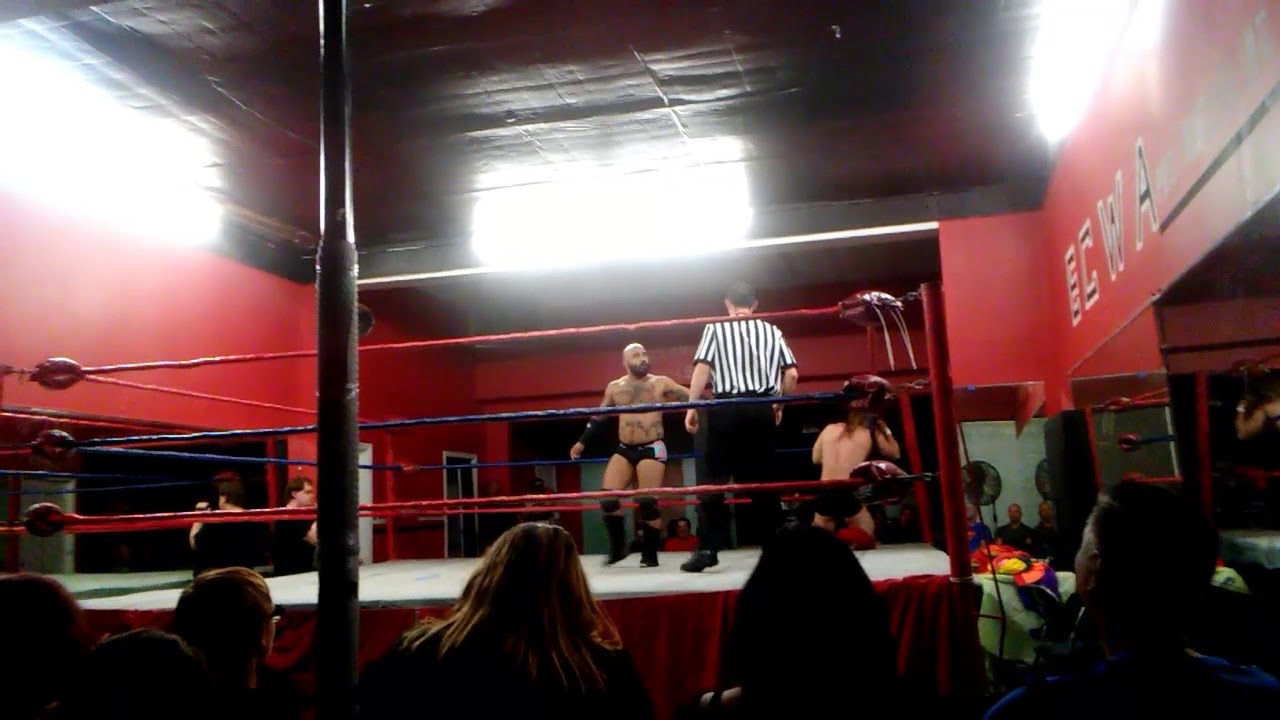 Robbie Radke vs. Tony Valerio - YouTube
