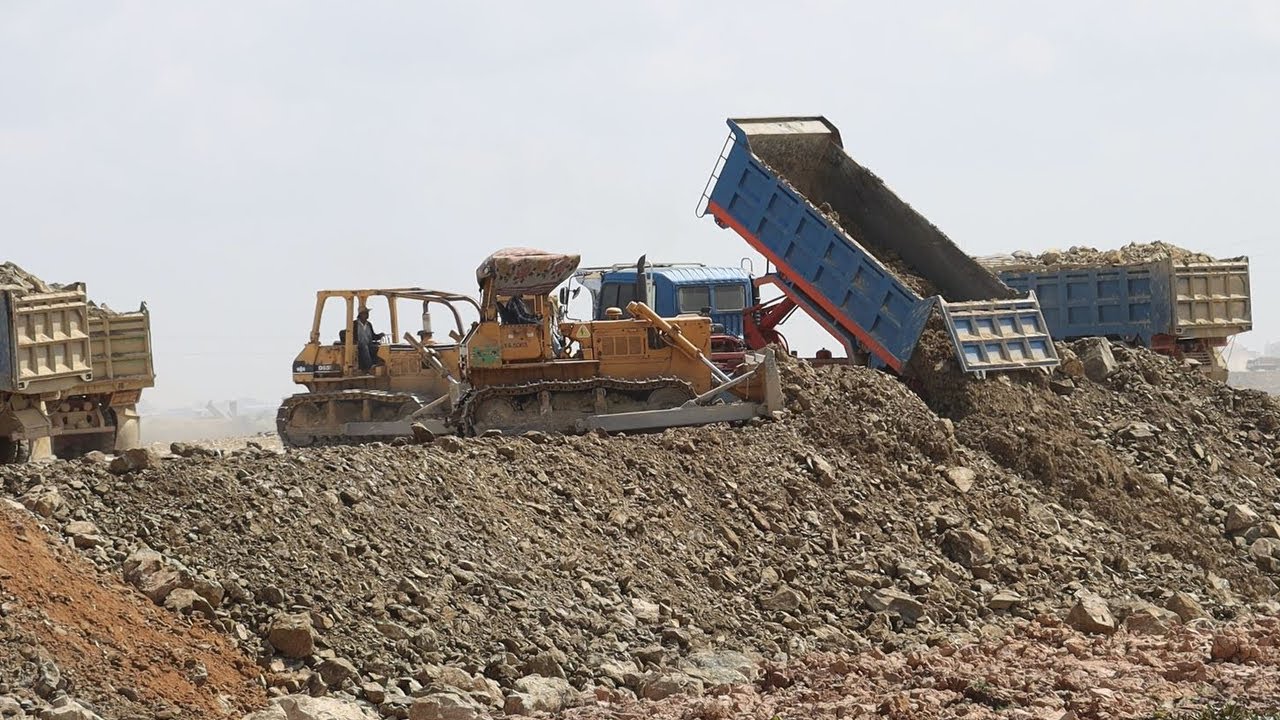 Huge Machine Lake Filling Process Big Project - Dump Truck Unloading ...